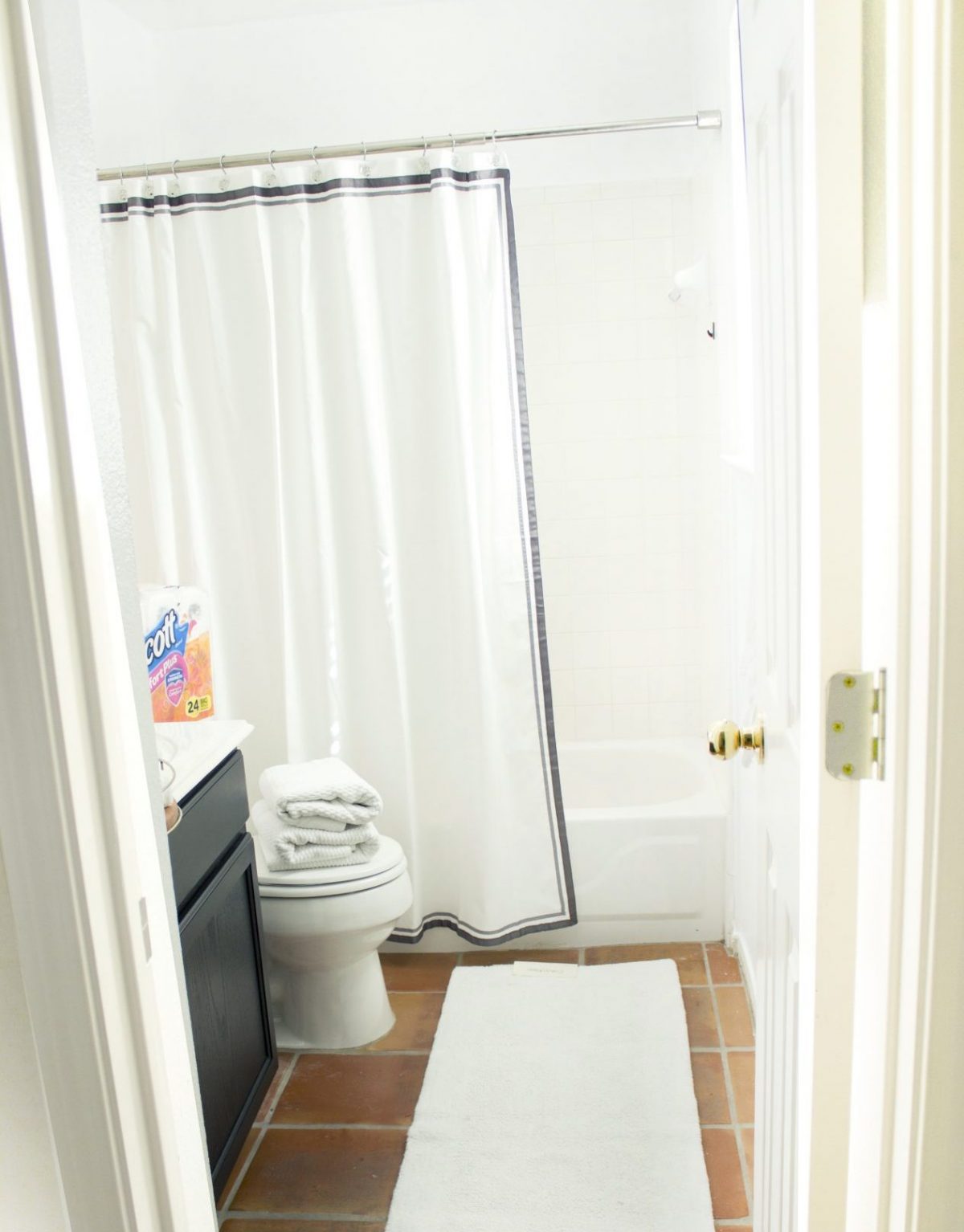 Guest Bathroom Glam, how to create the ultimate guest bathroom ...